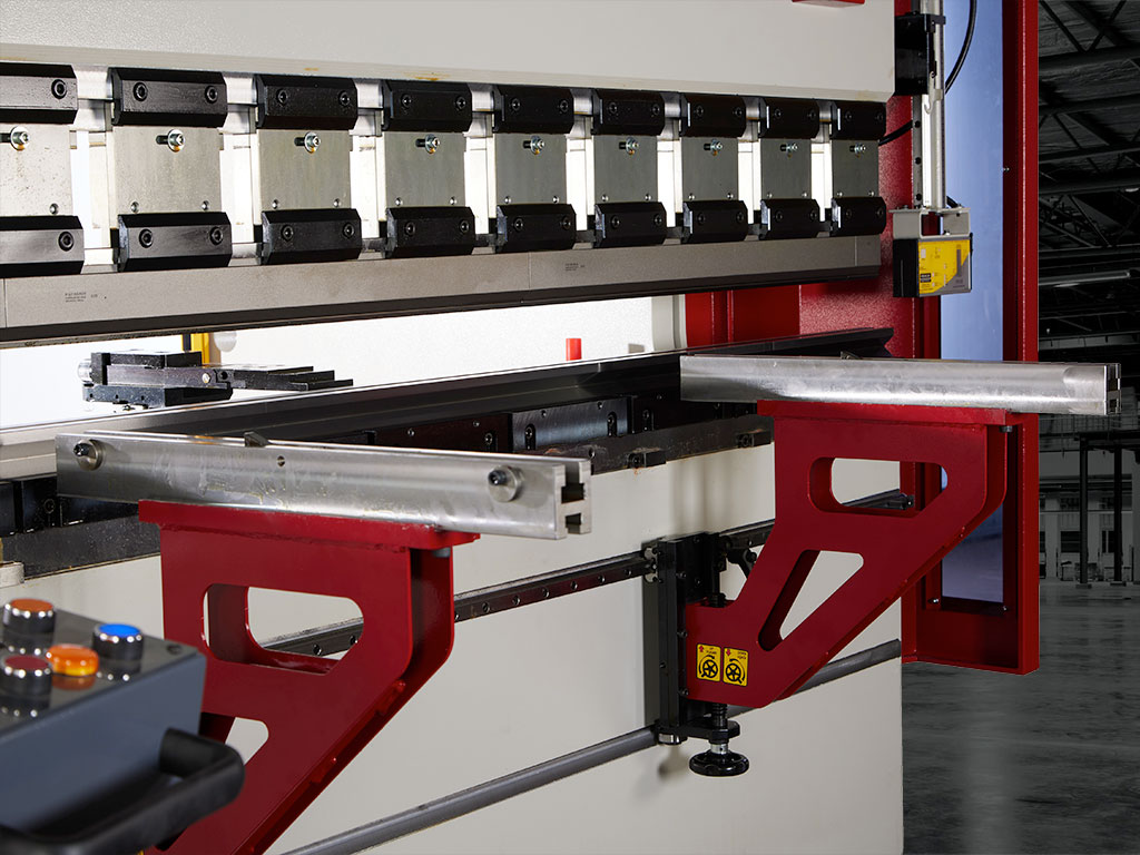 Morgan Rushworth PBSL CNC 4100/200 CNC Hydraulic Press brake